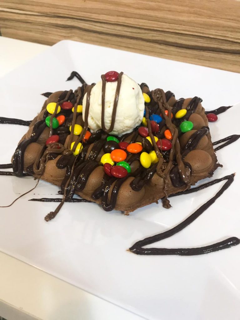 Mama Waffle lança "bubble wafle", sobremesa originária de Hong Kong | Comer